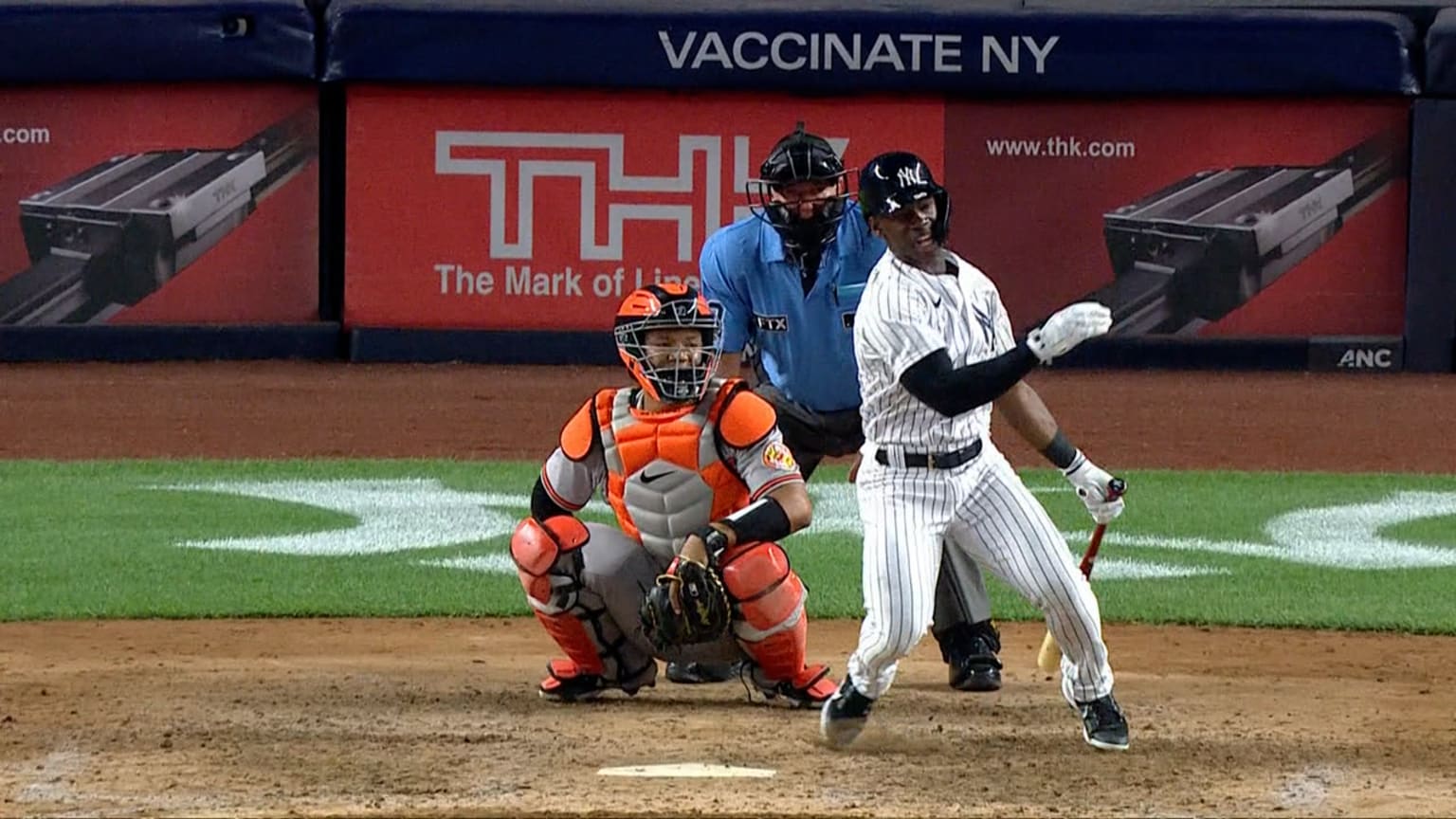 Jonathan Davis collects his first hit as a Yankee | 08/04/2021 ...