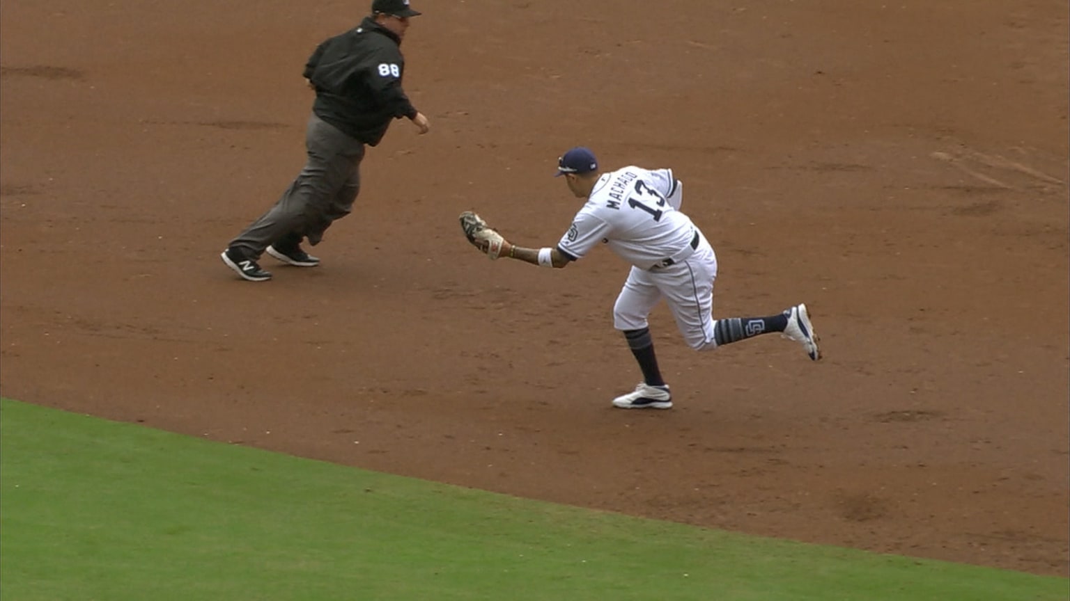 NYM@SD: Machado makes dazzling flip for terrific out | 05/08/2019 | San ...
