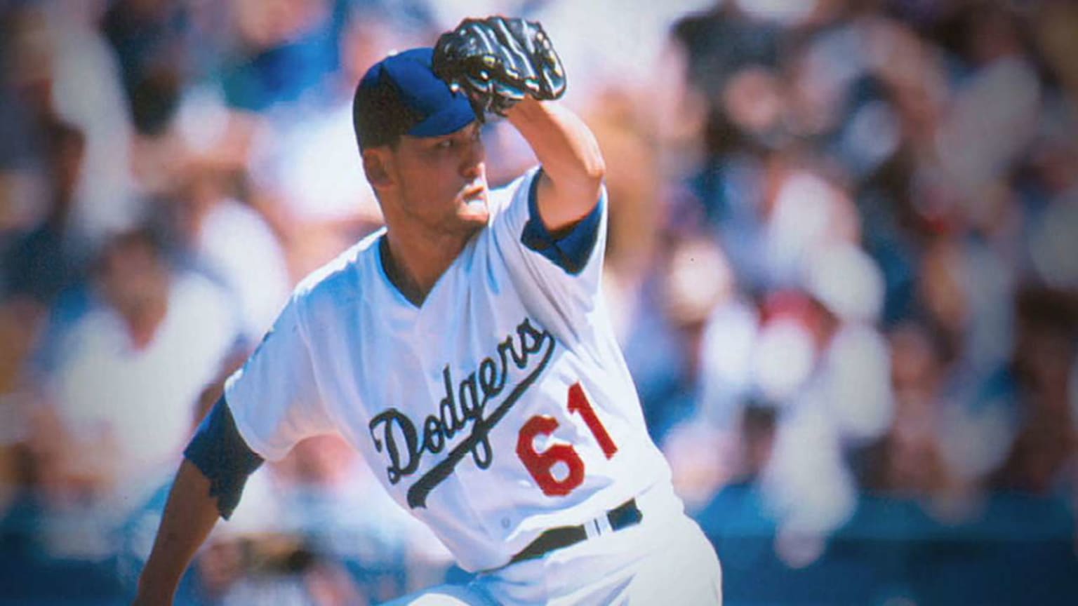 Chan Ho Park tosses out first pitch on Korea Night | 05/28/2014 | MLB.com