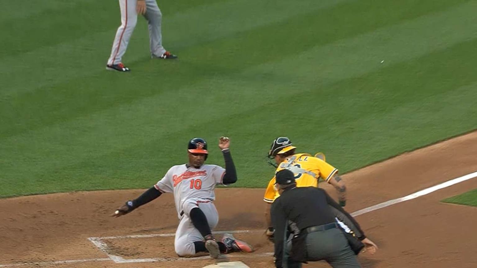 MLB Central on smart baserunning | 08/11/2016 | San Diego Padres