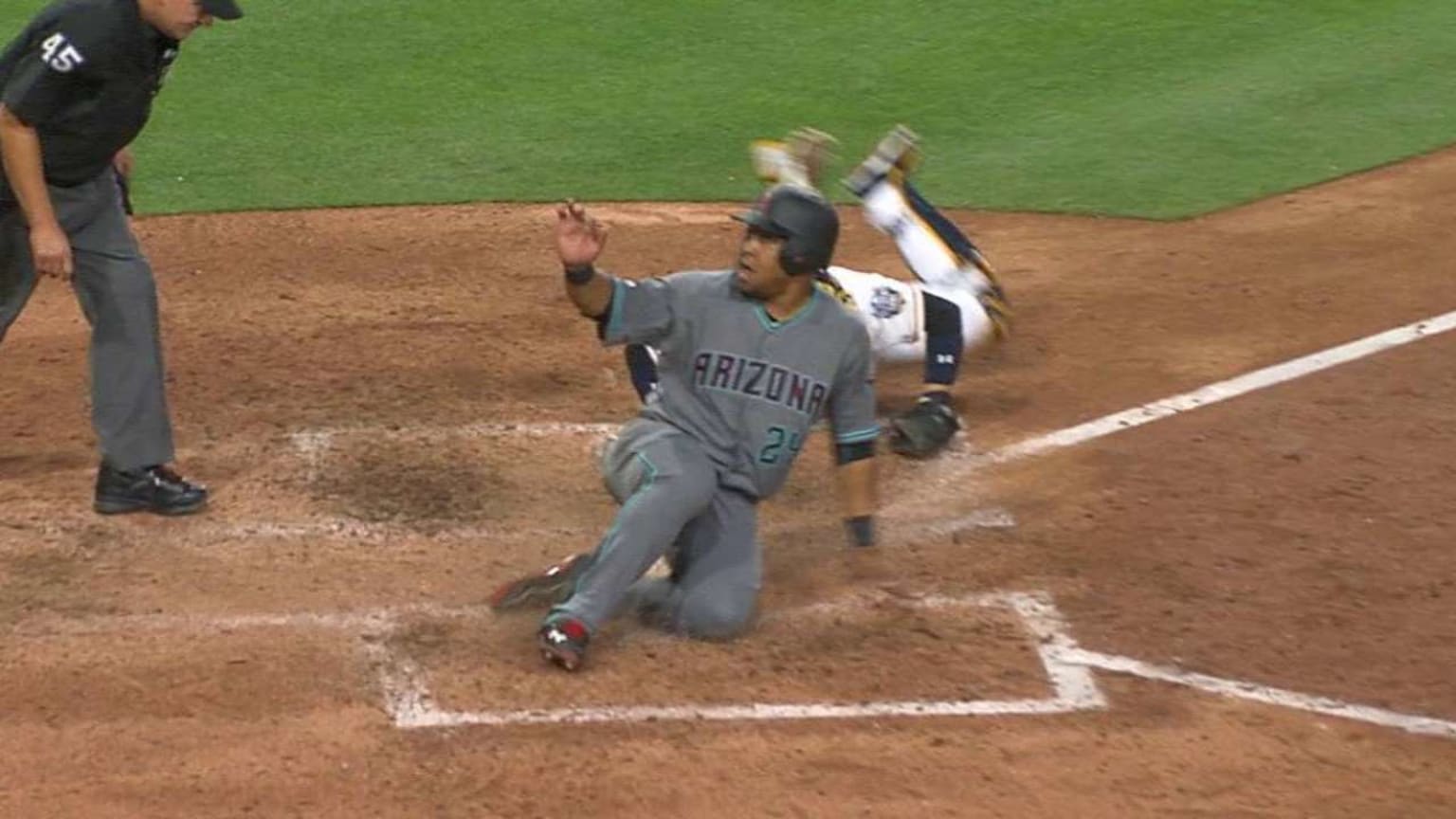 ARI@SD: Drury hits a sac fly to score Tomas | 04/16/2016 | MLB.com