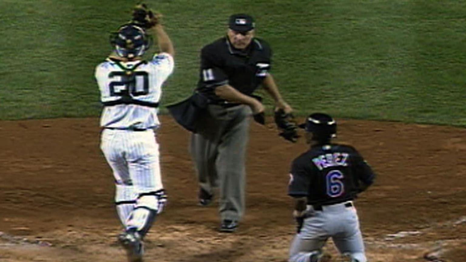 Timo Perez thrown out at home | 10/21/2000 | MLB.com