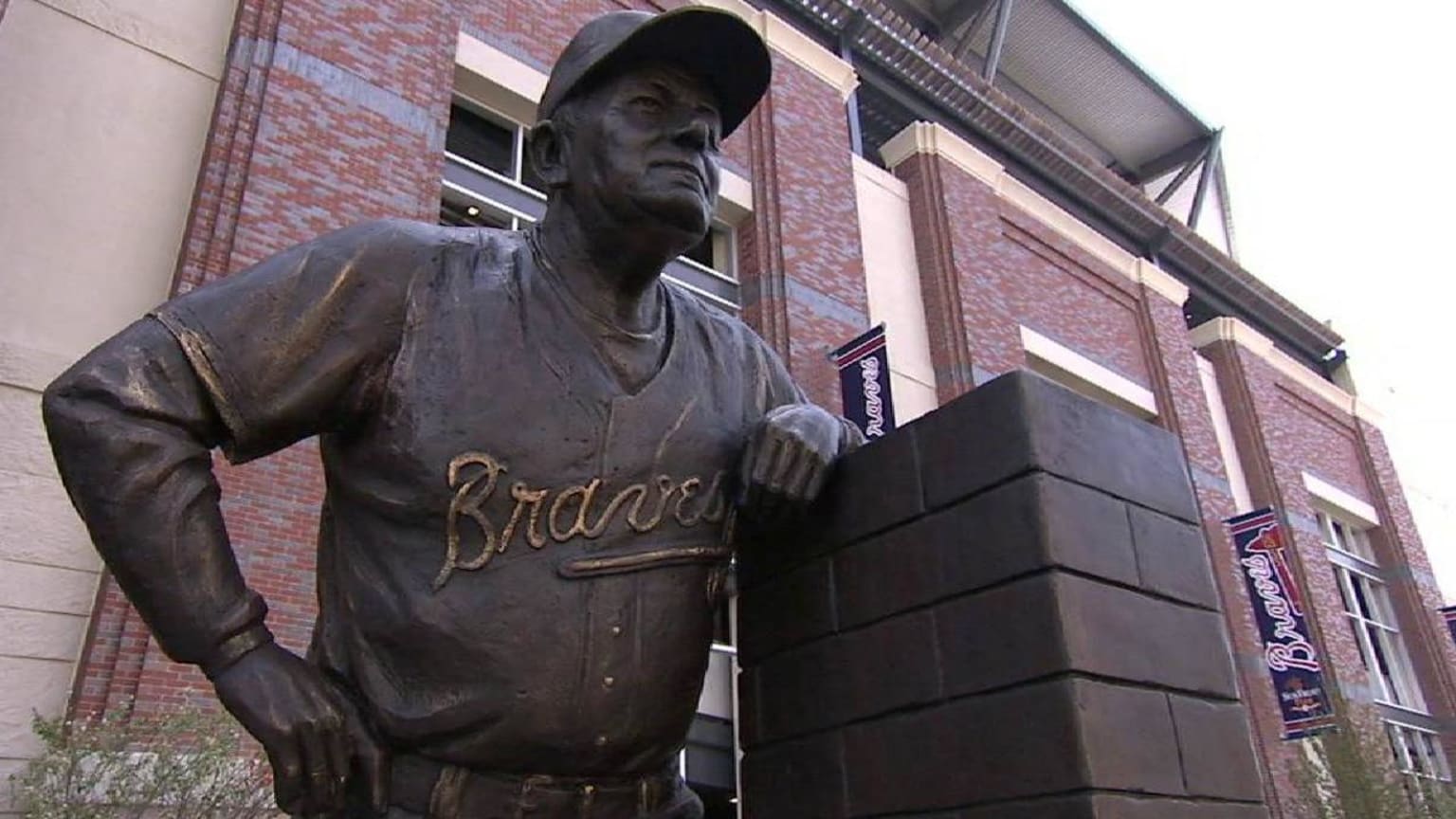 SD@ATL: Braves unveil Bobby Cox statue at SunTrust | 04/17/2017 | MLB.com