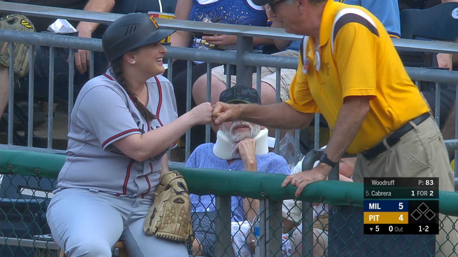 MIL@PIT: Ball girl makes terrific grab on foul ball | 06/01/2019 | San ...