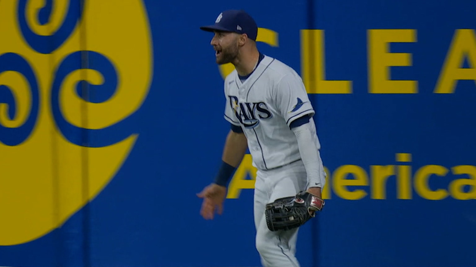 Kiermaier makes a great jumping catch at the wall | 10/09/2021 | Tampa ...