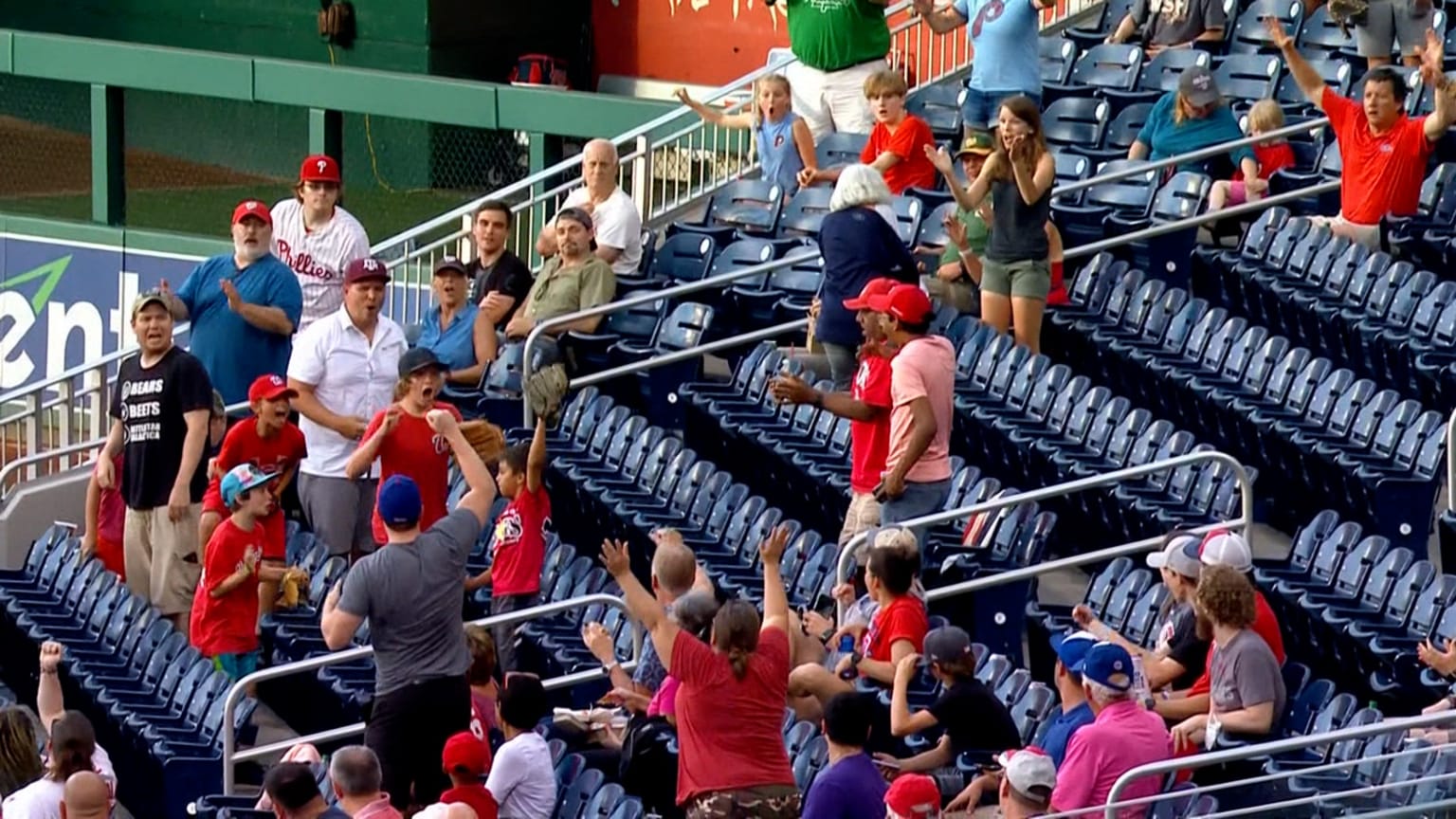 Young fan makes nice grab on Nelson Cruz's foul ball | 06/16/2022 | MLB.com