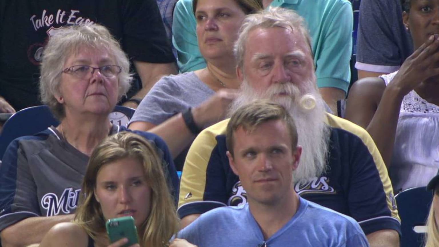 MIL@WSH: Brewers fan shows off his stylish beard | 07/05/2016 | MLB.com