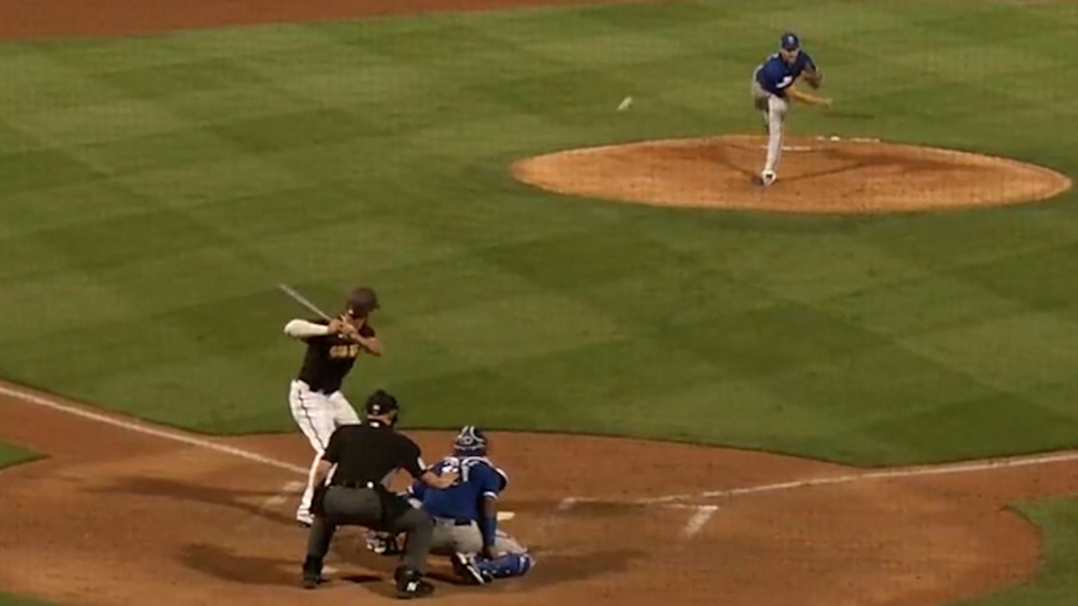 Collin Snider strikes out Wil Myers in the 3rd inning | 04/01/2022 ...