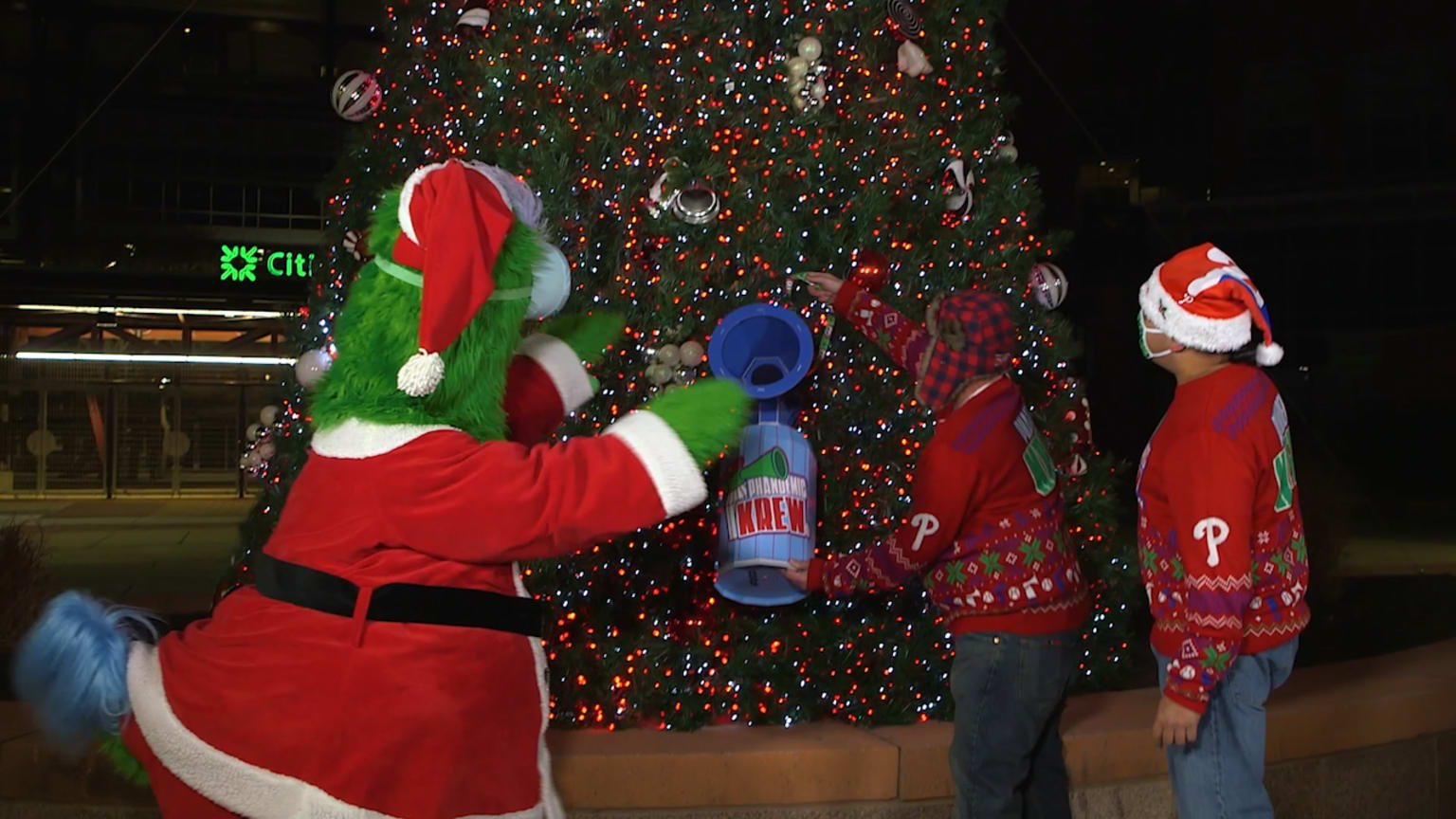 Phanatic, Phandemic Krew light Phillies holiday tree | 12/06/2020 ...