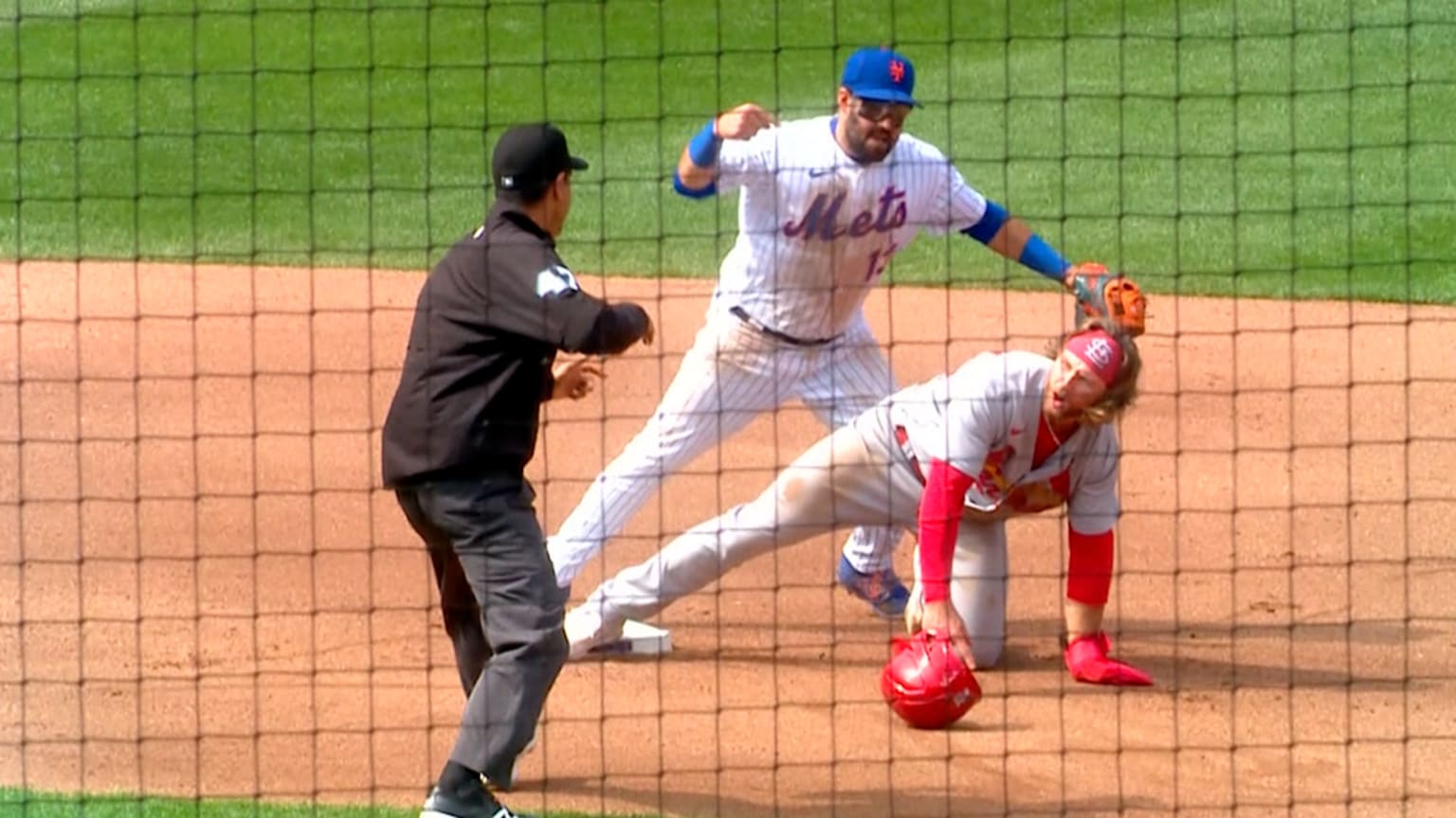 Jeff McNeil makes a great play to start a DP | 05/19/2022 | New York Mets