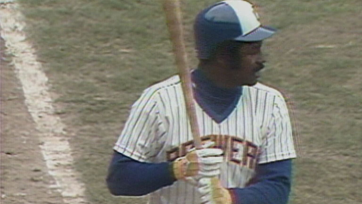 Larry Hisle plates two runs on a homer in the 5th | 04/07/1978 ...