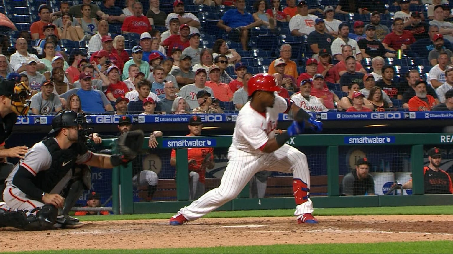 Jean Segura leaves the game with a finger injury | 05/31/2022 ...