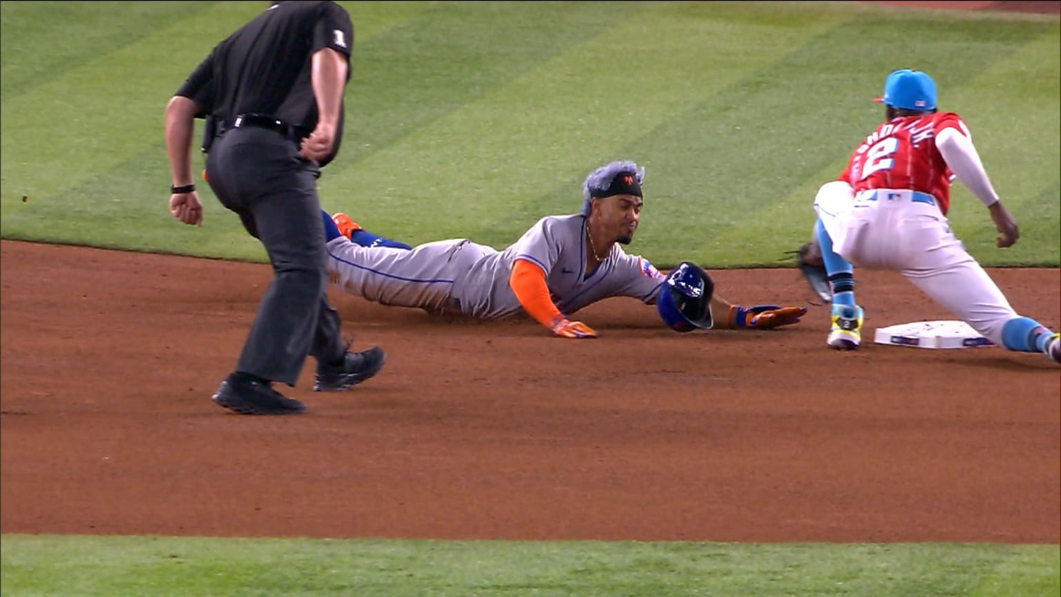 Francisco Lindor's superb slide secures a double | 06/25/2022 | New ...