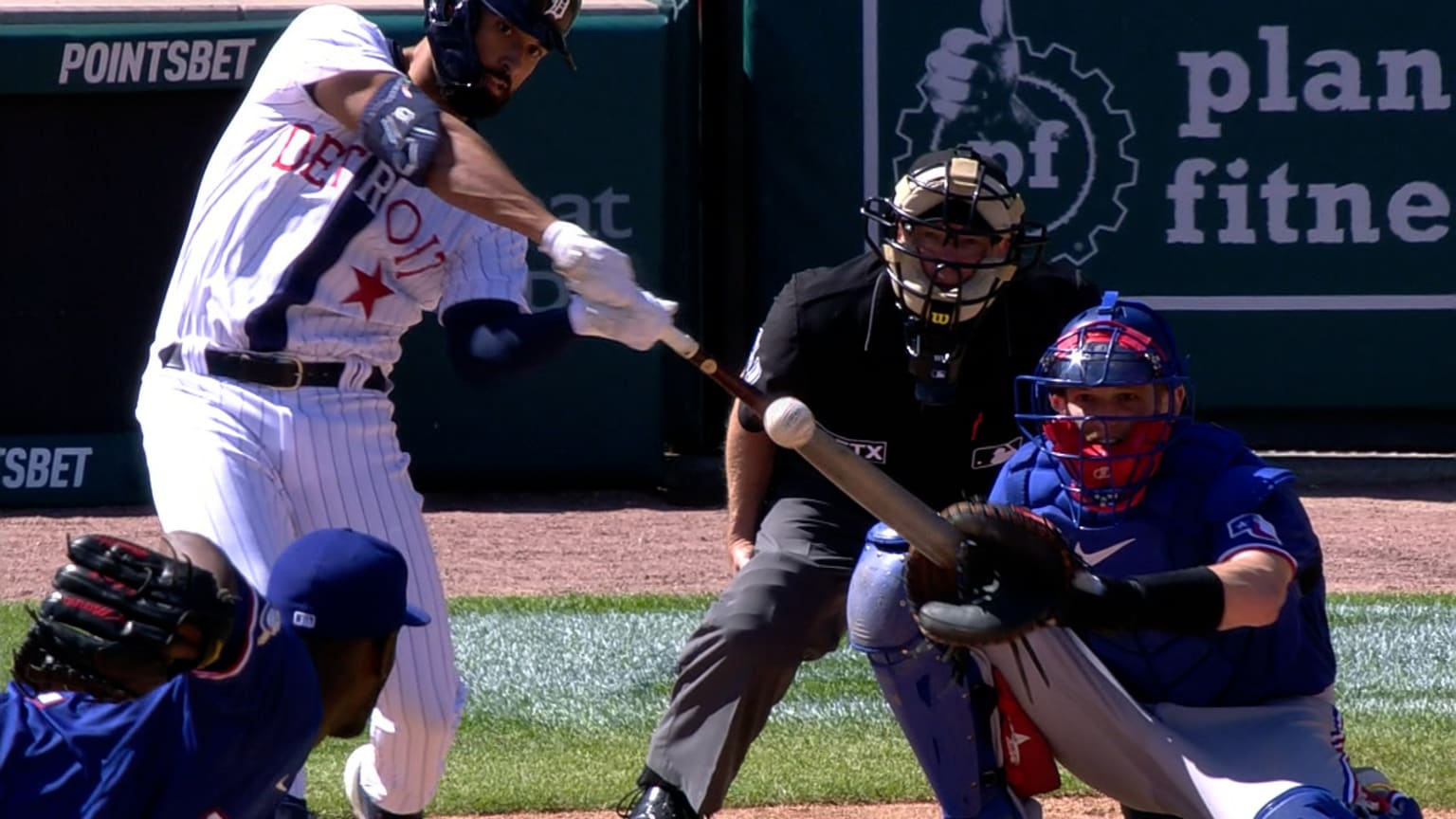 Riley Greene bloops a single to for first MLB hit | 06/18/2022 ...