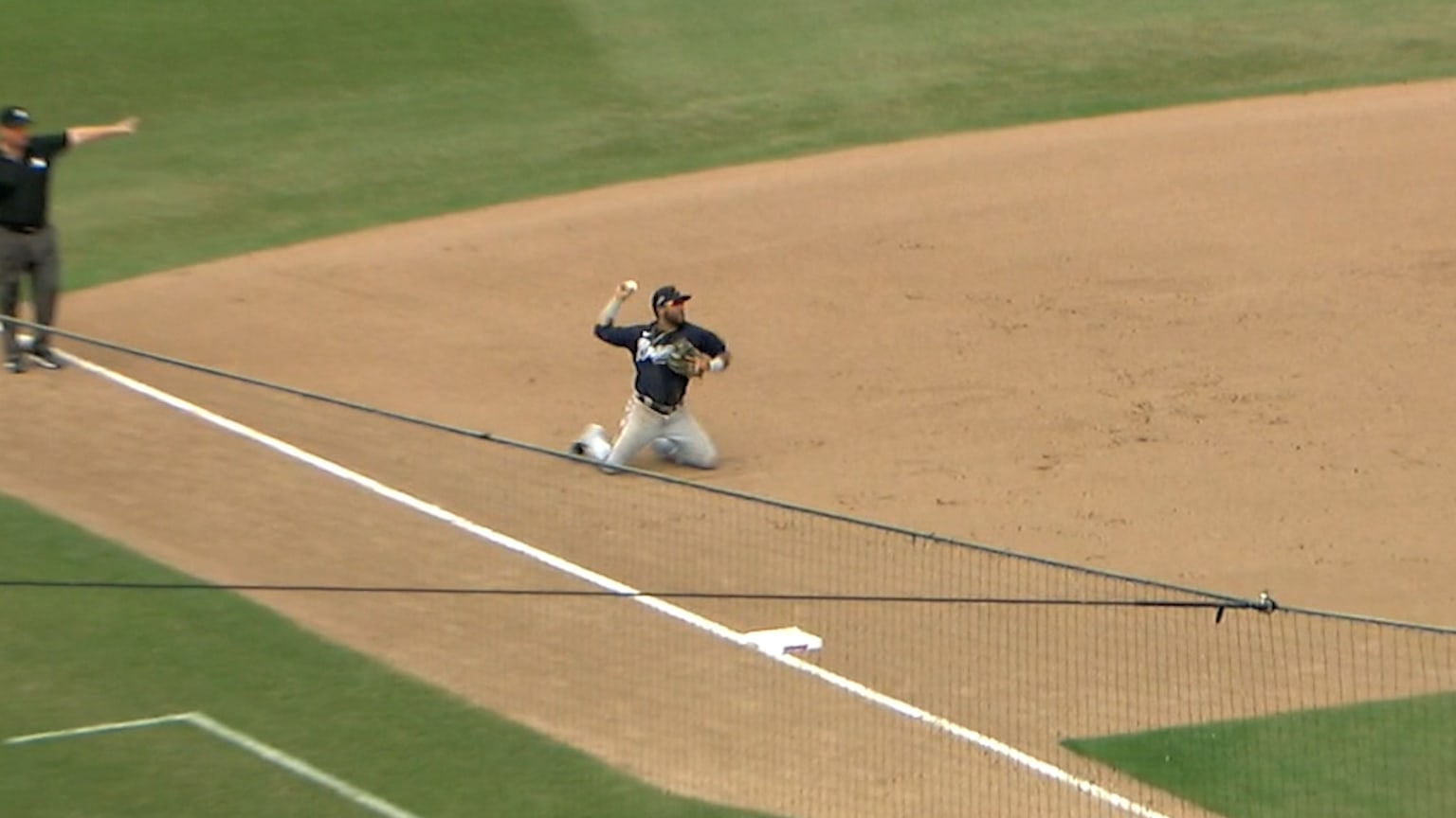Wendell Rijo makes a fantastic diving stop and throw | 03/11/2020 ...