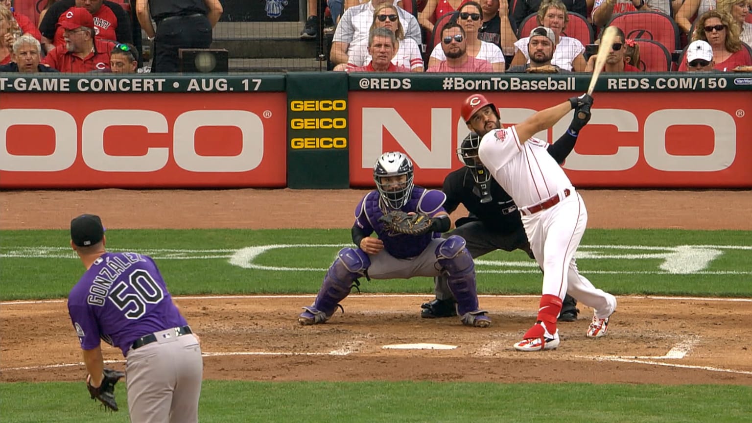 Suarez's 28th home run | 07/27/2019 | Cincinnati Reds
