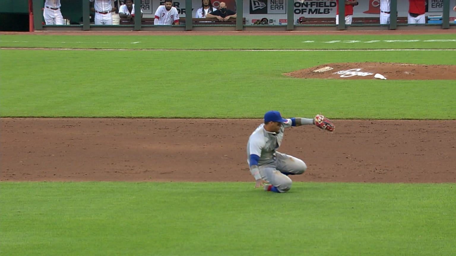 Javier Báez makes smooth sliding stop at short | 07/28/2020 | Chicago Cubs