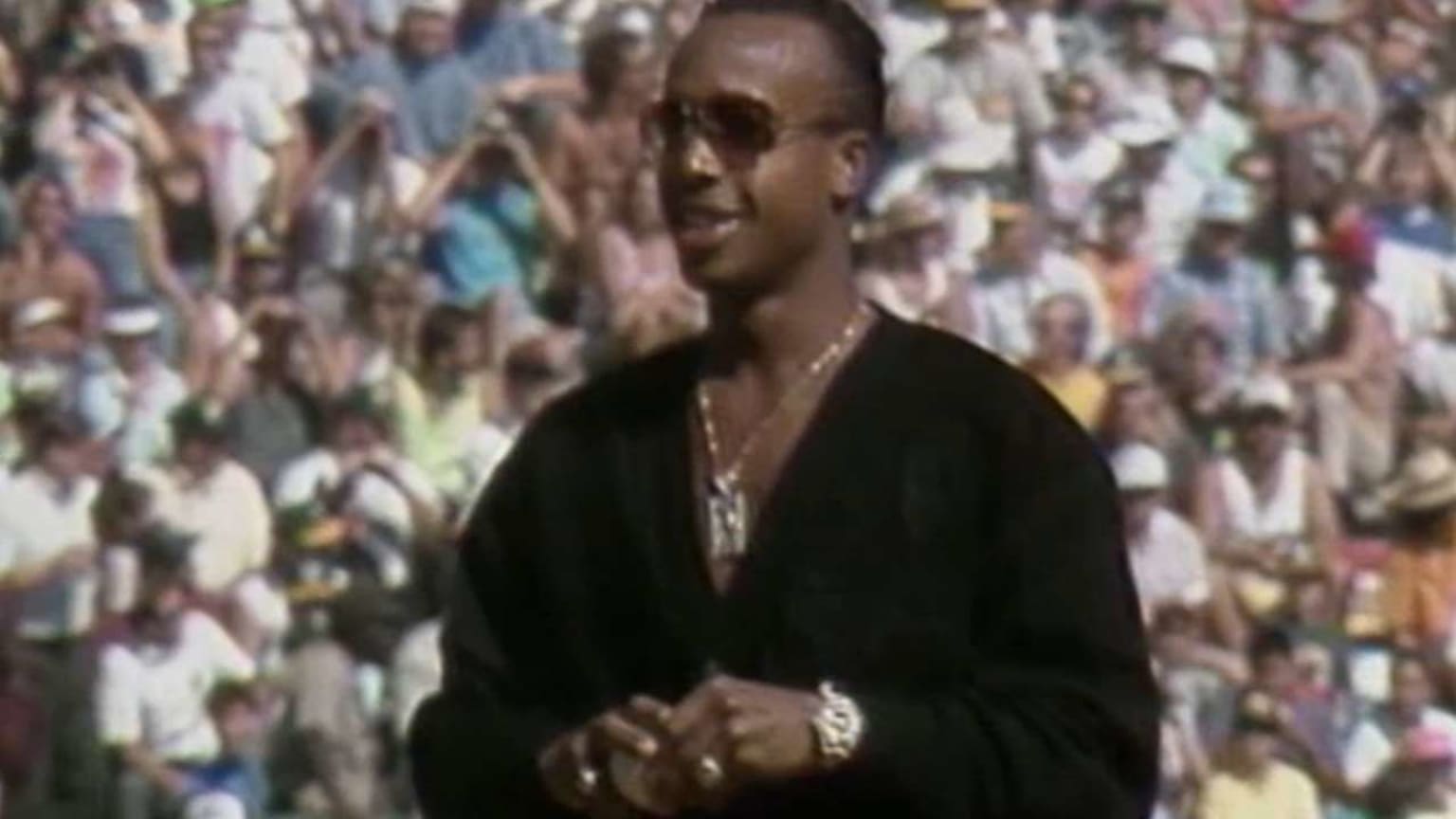 1990 ALCS Gm3: MC Hammer throws out first pitch | 10/09/1990 ...