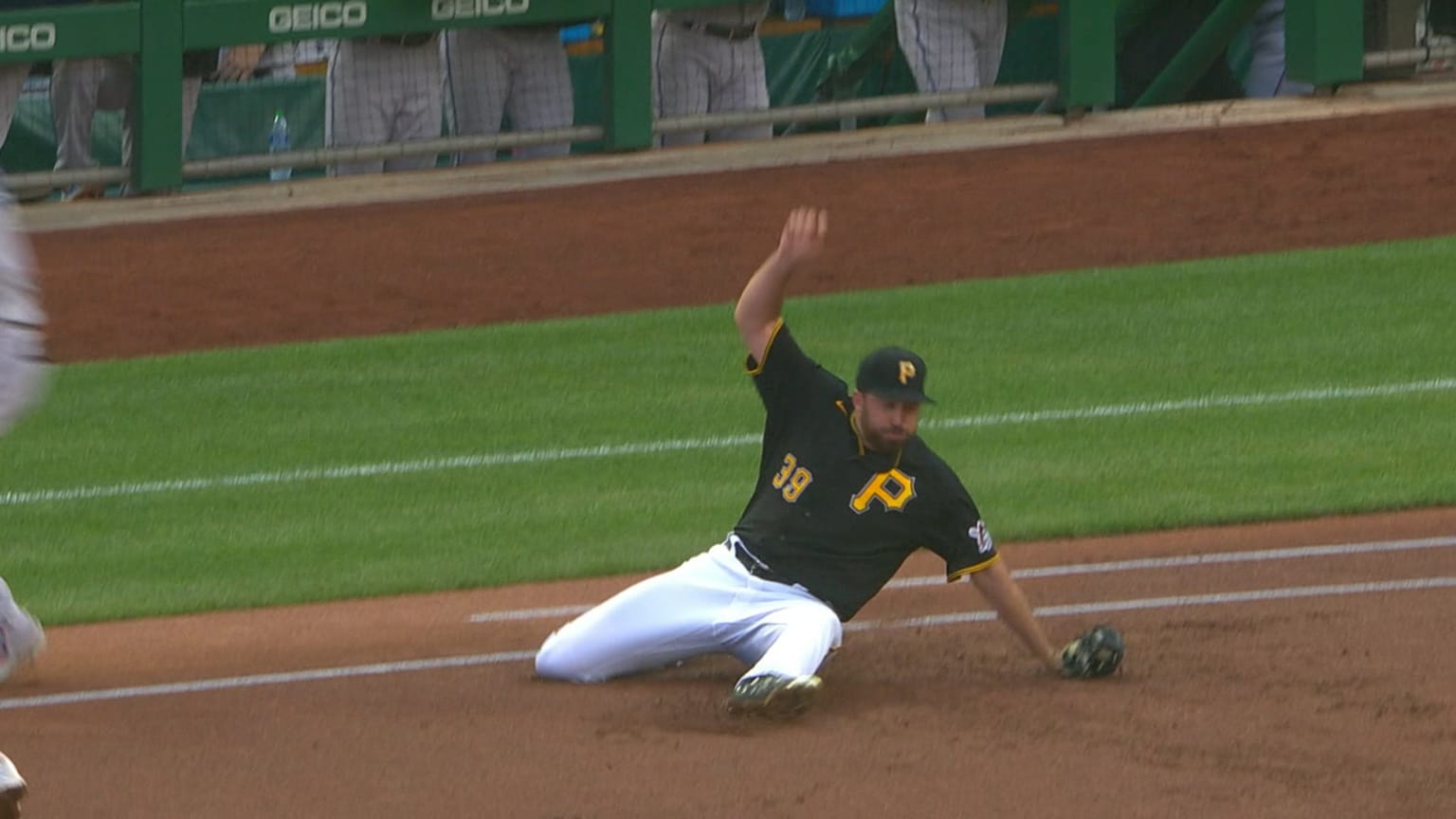 Zach Thompson nearly completes DP with sliding snag | 07/22/2022 ...