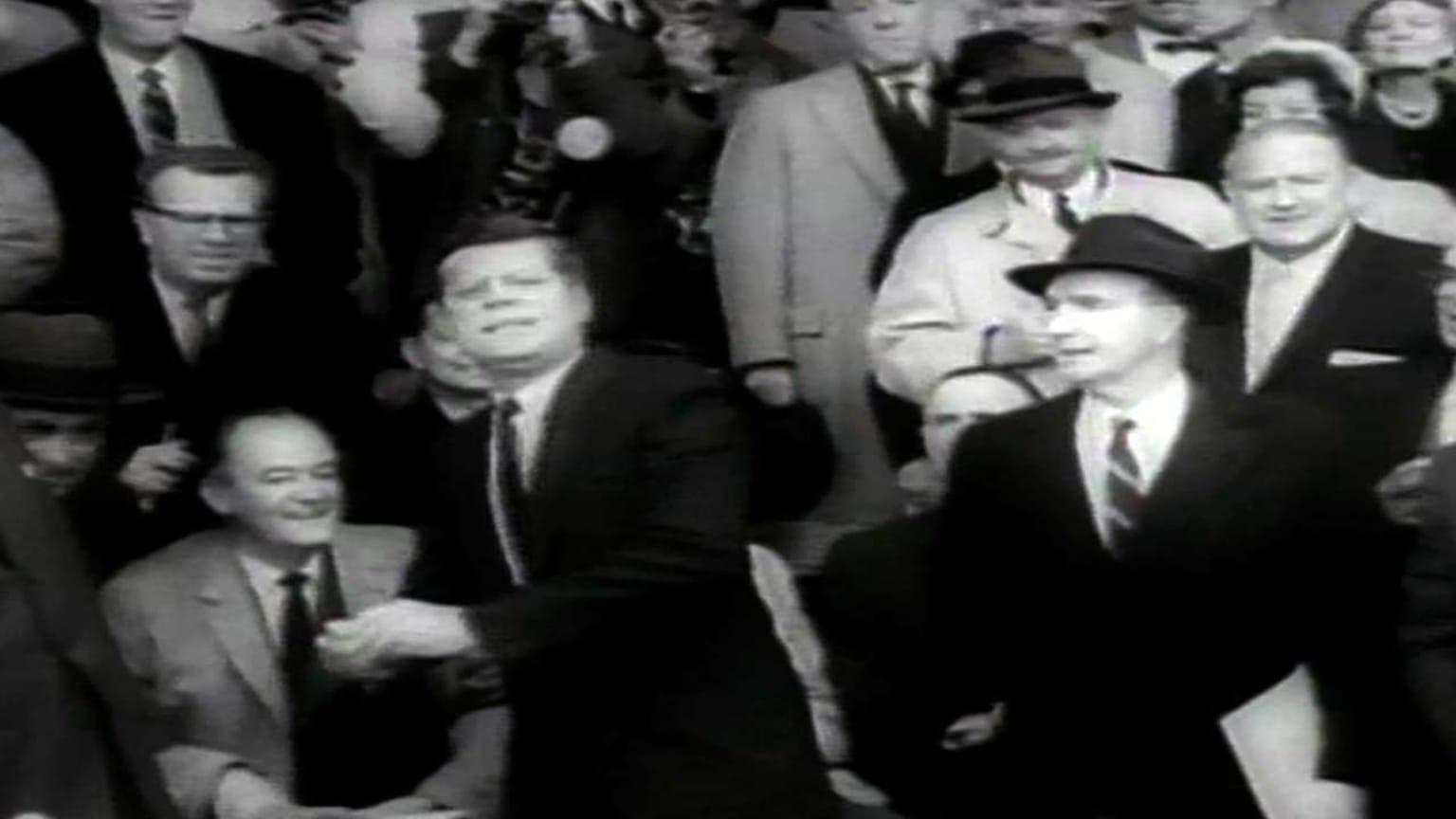 CWS@WSH: President Kennedy throws out first pitch | 04/10/1961 | MLB.com