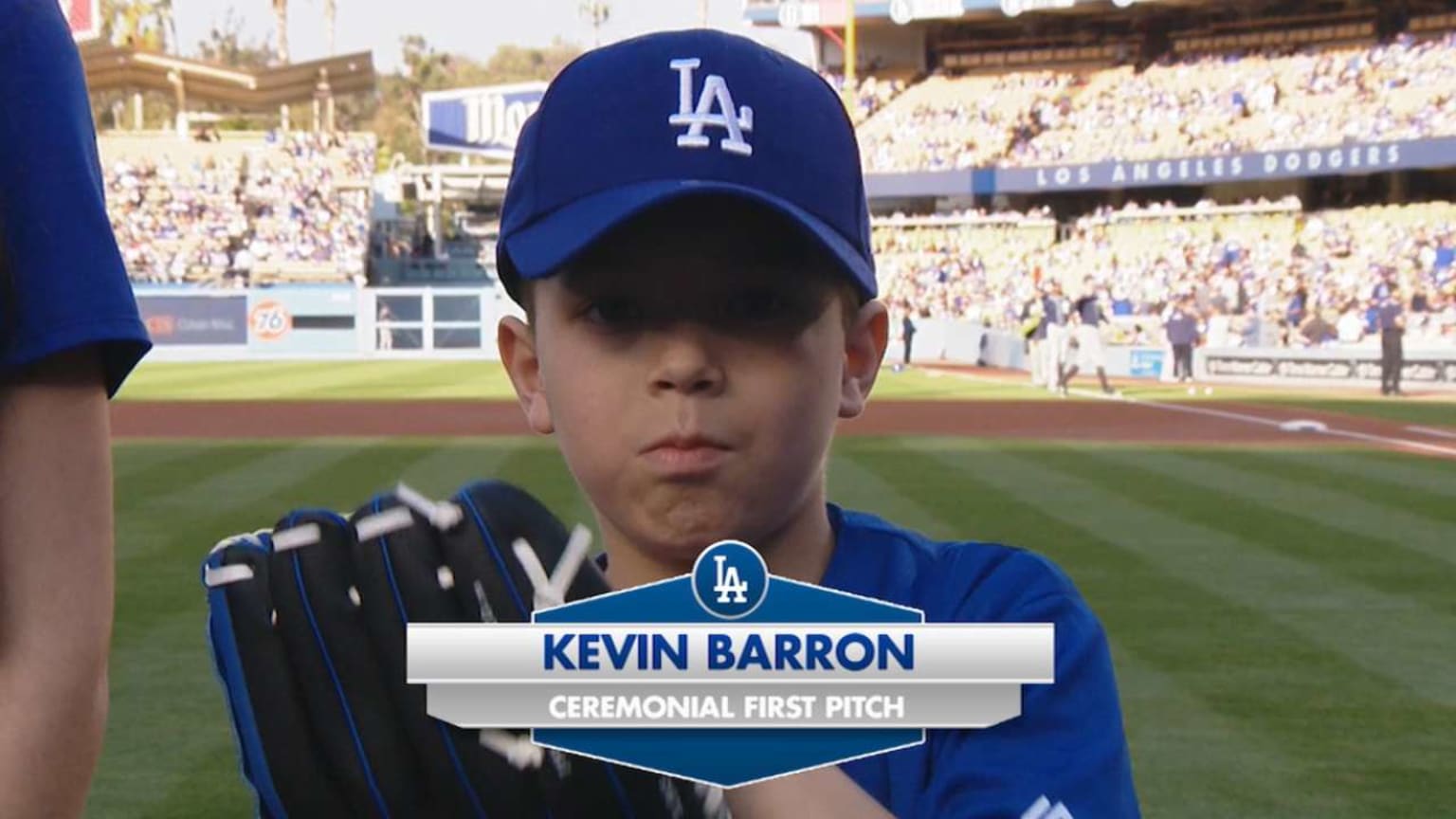 Kevin Barron's ceremonial first pitch | 04/30/2016 | San Francisco Giants