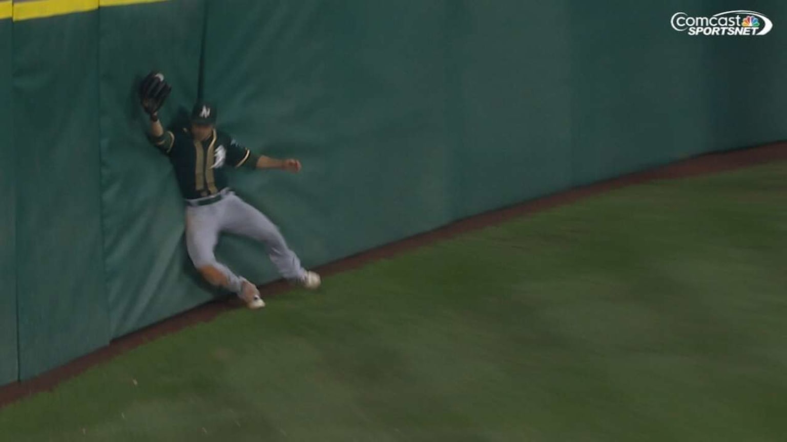 Outfielders climb Tal's Hill to make dazzling catches | 05/19/2015 ...