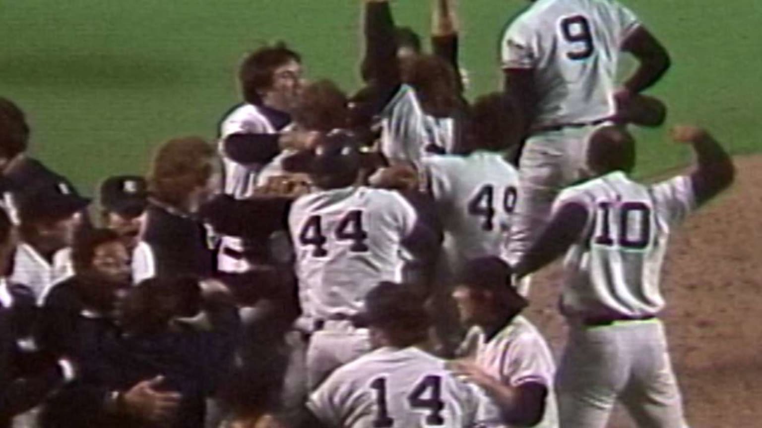 1977 ALCS Gm5: Yankees advance to World Series | 10/09/1977 | New York ...