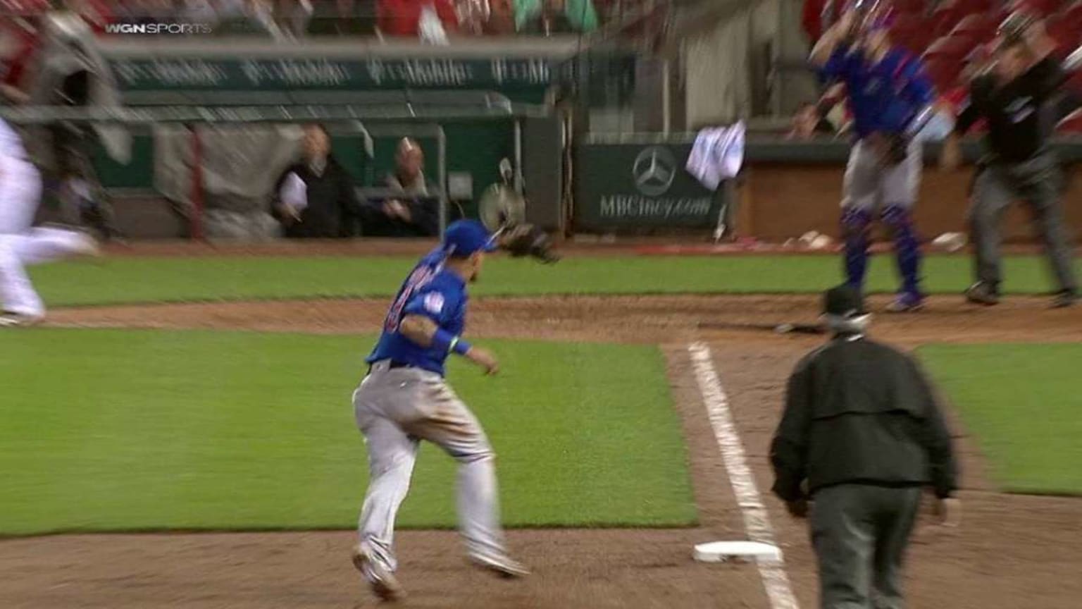 Cubs turn double play | 04/22/2016 | MLB.com