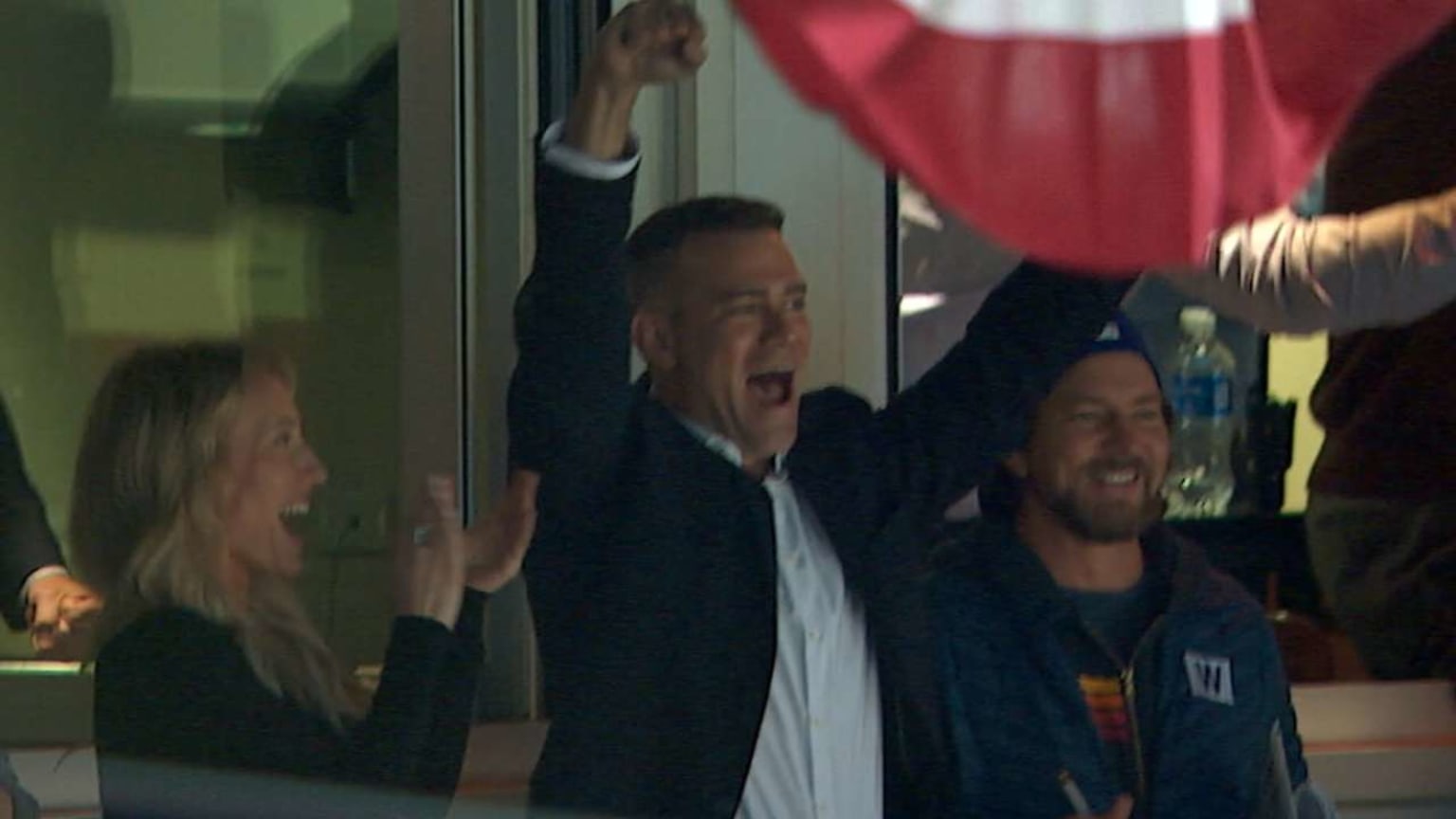 Epstein on Sporting News Executive of the Year award | 11/08/2016 | MLB.com