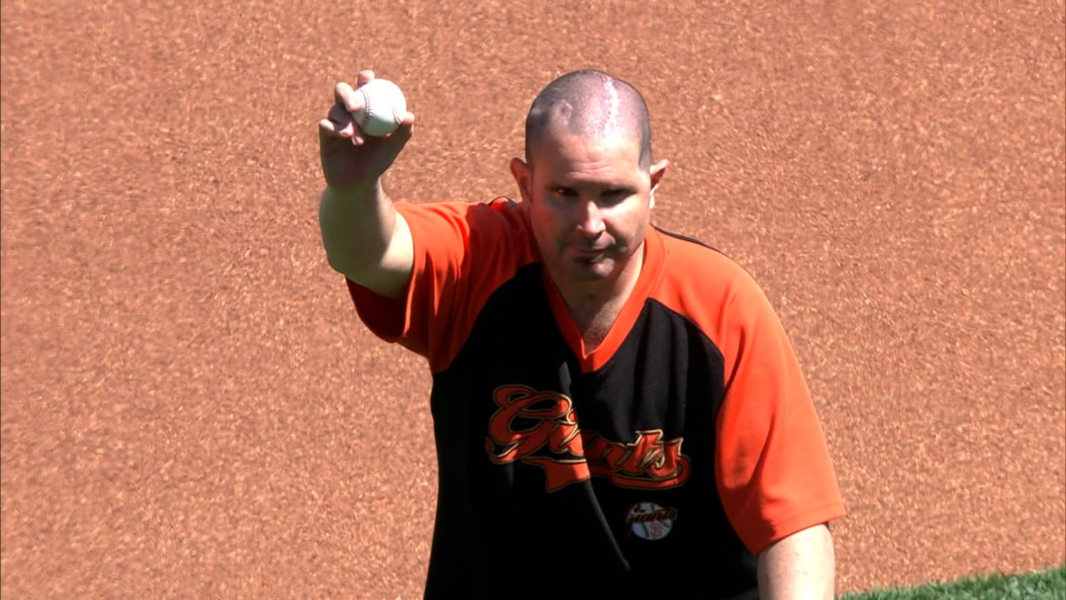 Bryan Stow tosses the ceremonial 1st pitch for Giants | 04/09/2021 ...