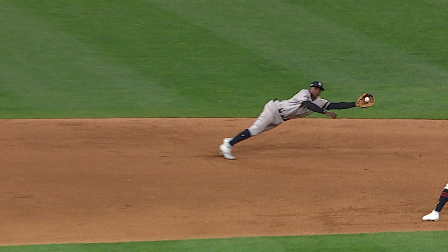 Gregorius' stellar diving catch | 10/07/2019 | New York Yankees