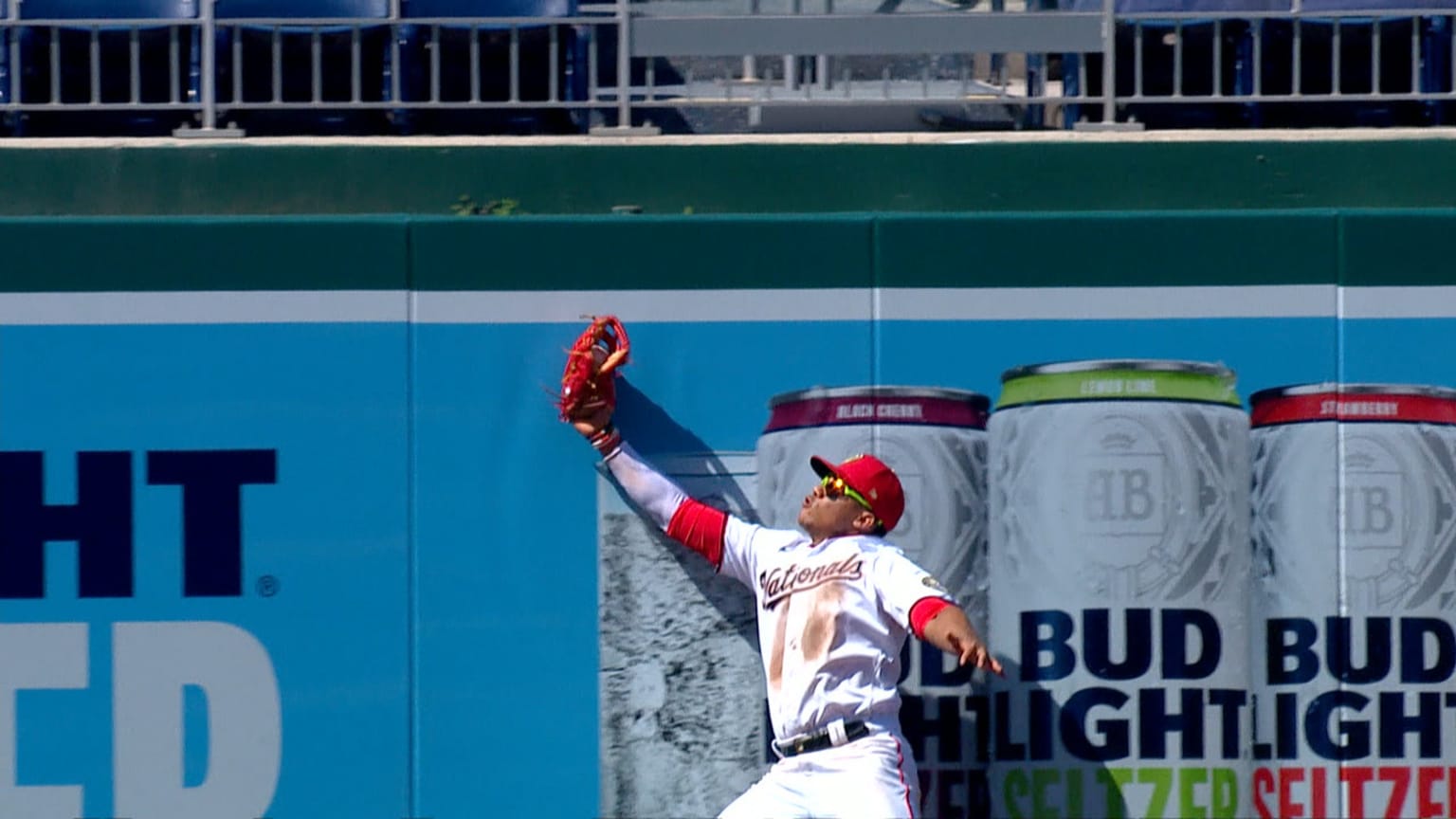 Juan Soto makes catch heading into left-field wall | 09/13/2020 ...