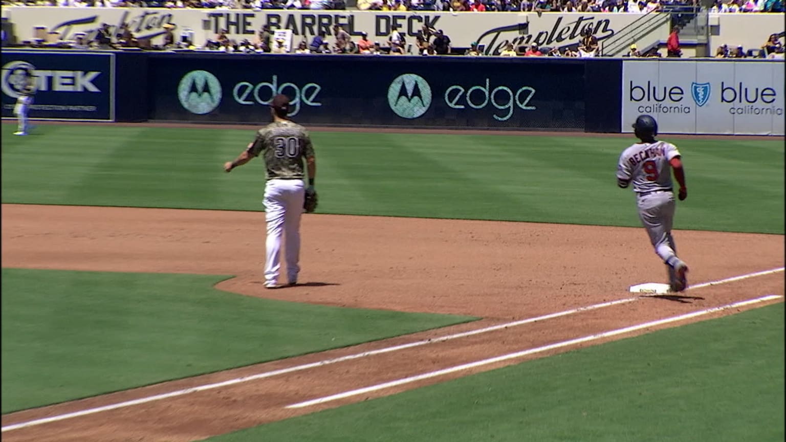 Tim Beckham records his first hit since 2019 | 07/31/2022 | MLB.com