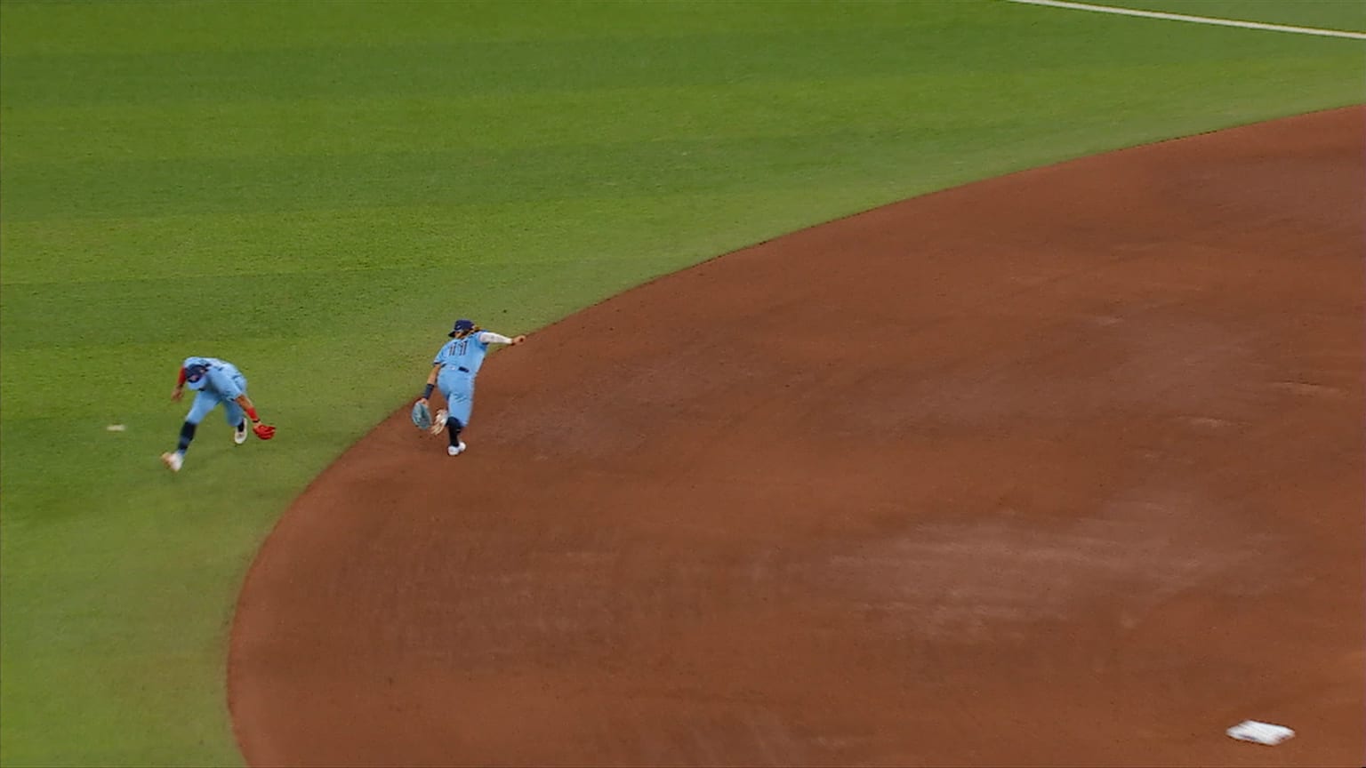 Niko Goodrum brings home Tucker with an RBI double | 05/01/2022 | MLB.com