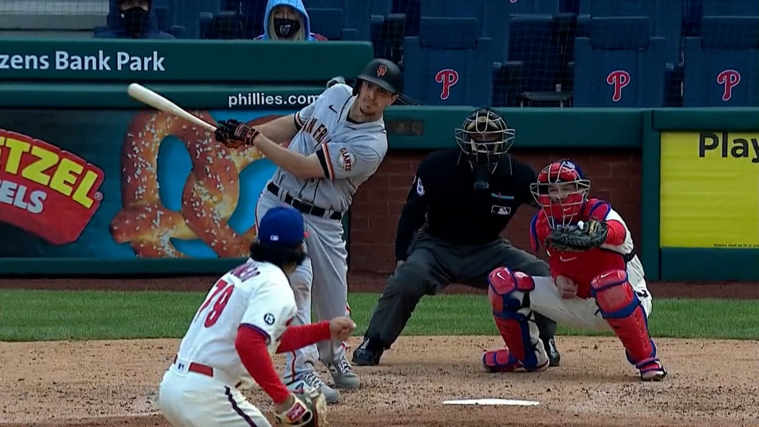 Giants take lead after error, Alex Dickerson's single | 04/21/2021 ...