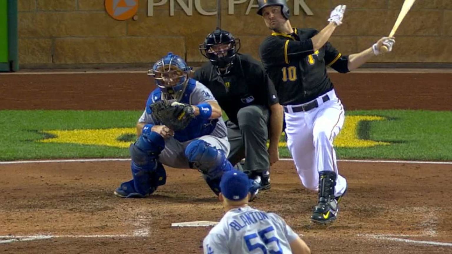 LAD@PIT: Pirates crush two homers in five-run 6th | 06/25/2016 | MLB.com