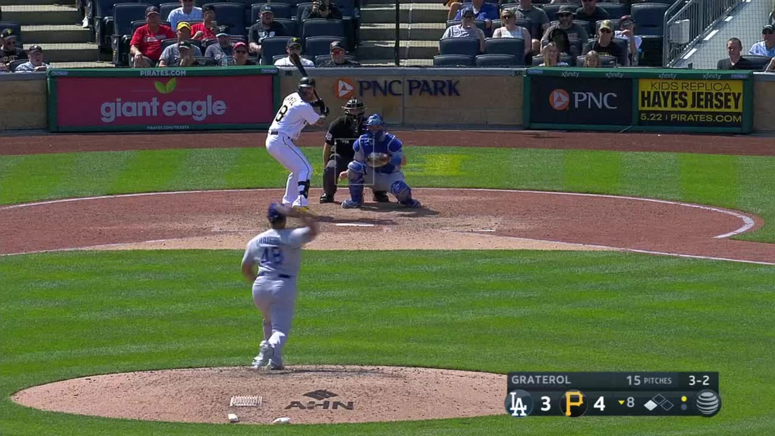 Josh VanMeter adds insurance run on fielder's choice | 05/11/2022 | MLB.com