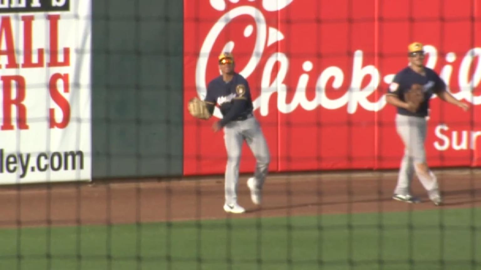 MIL@TEX: Ray showcases range with running grab | 02/24/2019 | Milwaukee ...