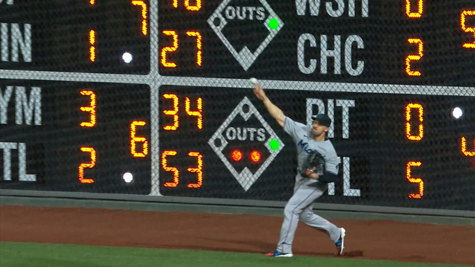 Adam Duvall retira a Alec Bohm en el 6to inning | 18/05/2021 | Los ...