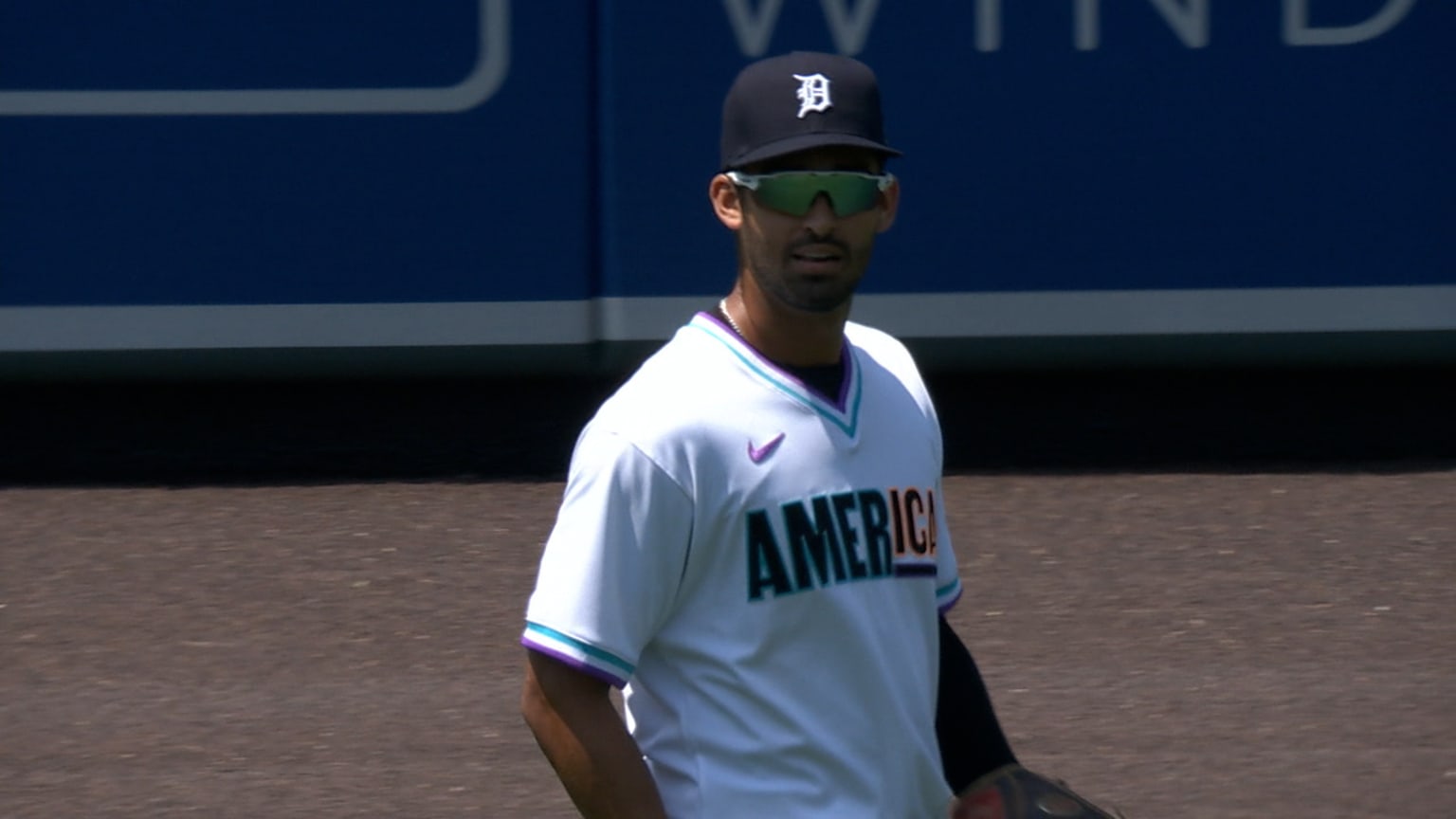 Riley Greene makes leaping catch on sac fly | 07/11/2021 | Detroit Tigers