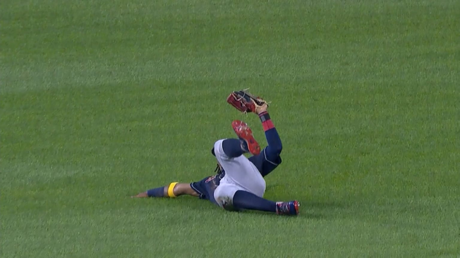 Ronald Acuña Jr. runs and slides for a nice catch | 09/10/2020 | MLB.com