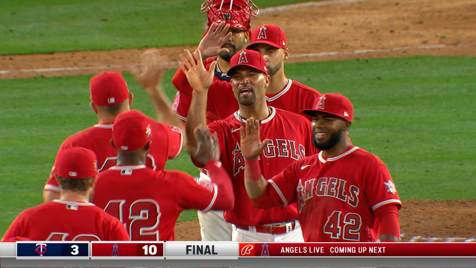 Alex Claudio gets the final out in the 9th inning | 04/16/2021 | Los ...