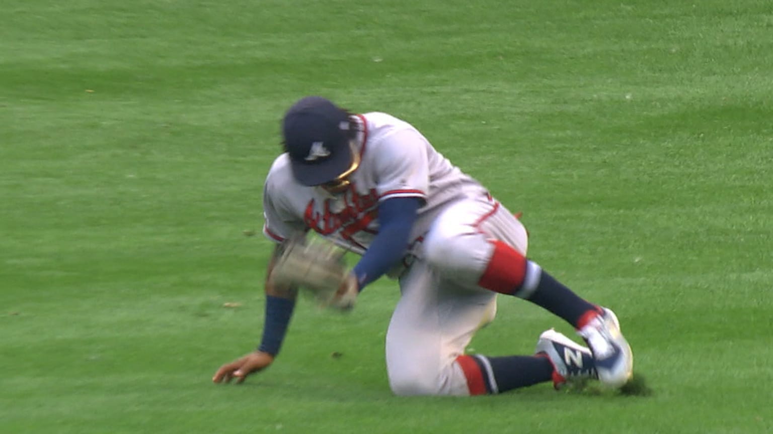 ATL@MIL: Acuna makes a great sliding catch in center | 07/16/2019 ...
