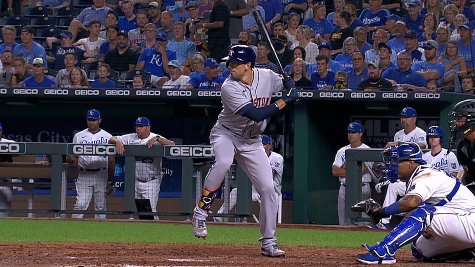 Jason Castro plates a pair on a single to right | 08/18/2021 | MLB.com