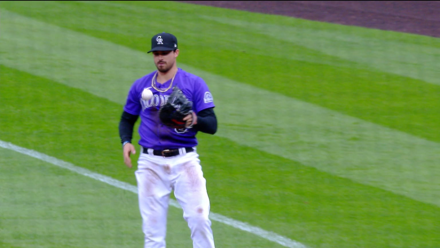 Fuentes lays out for the first out of the game | 06/29/2021 | MLB.com