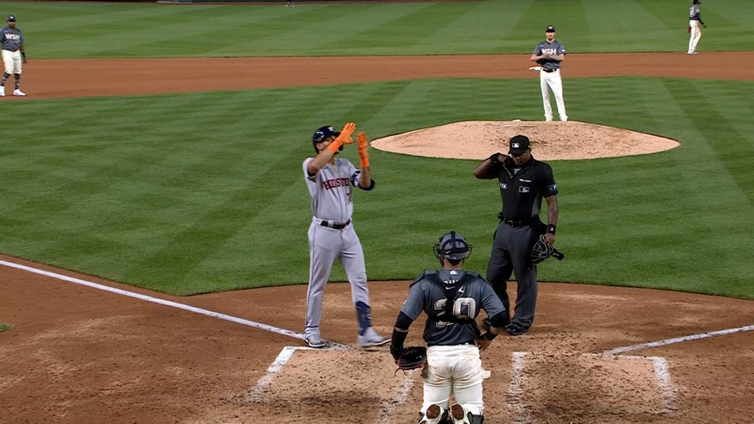 Jose Siri hammers a solo home run to center field | 05/14/2022 ...