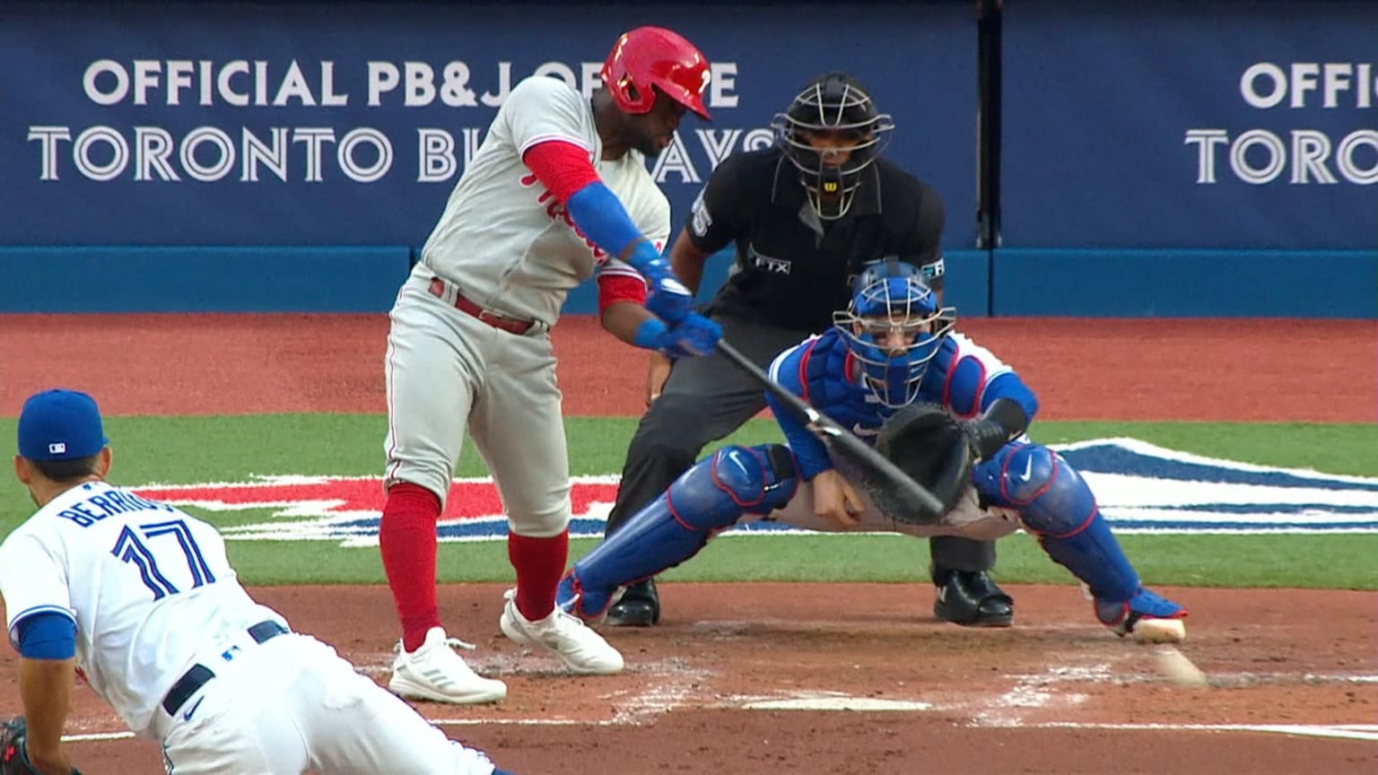 Odúbel Herrera bounces an RBI infield single | 07/12/2022 ...