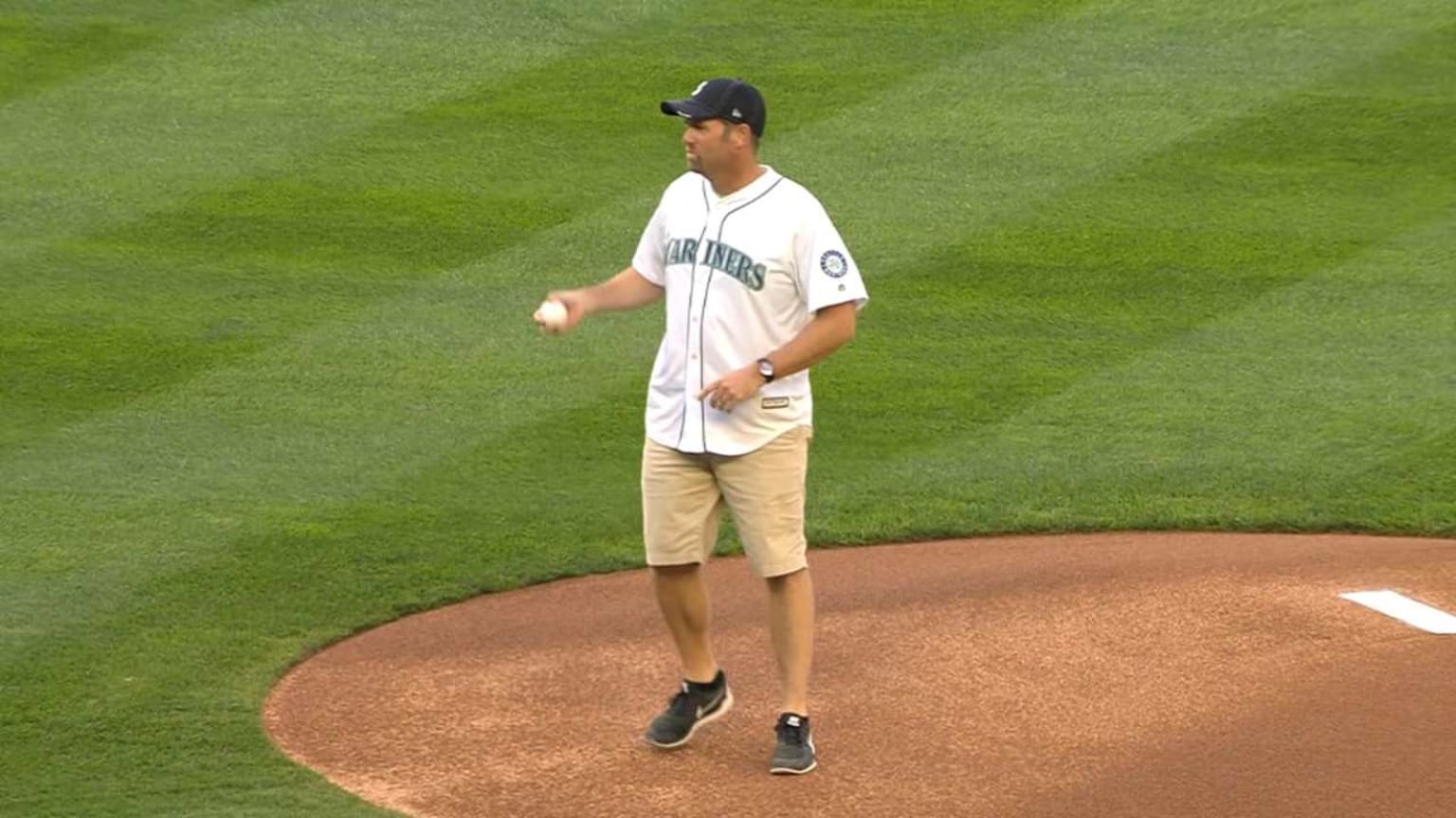 Dave Matter throws out Sponsor First Pitch | 08/01/2016 | Seattle Mariners