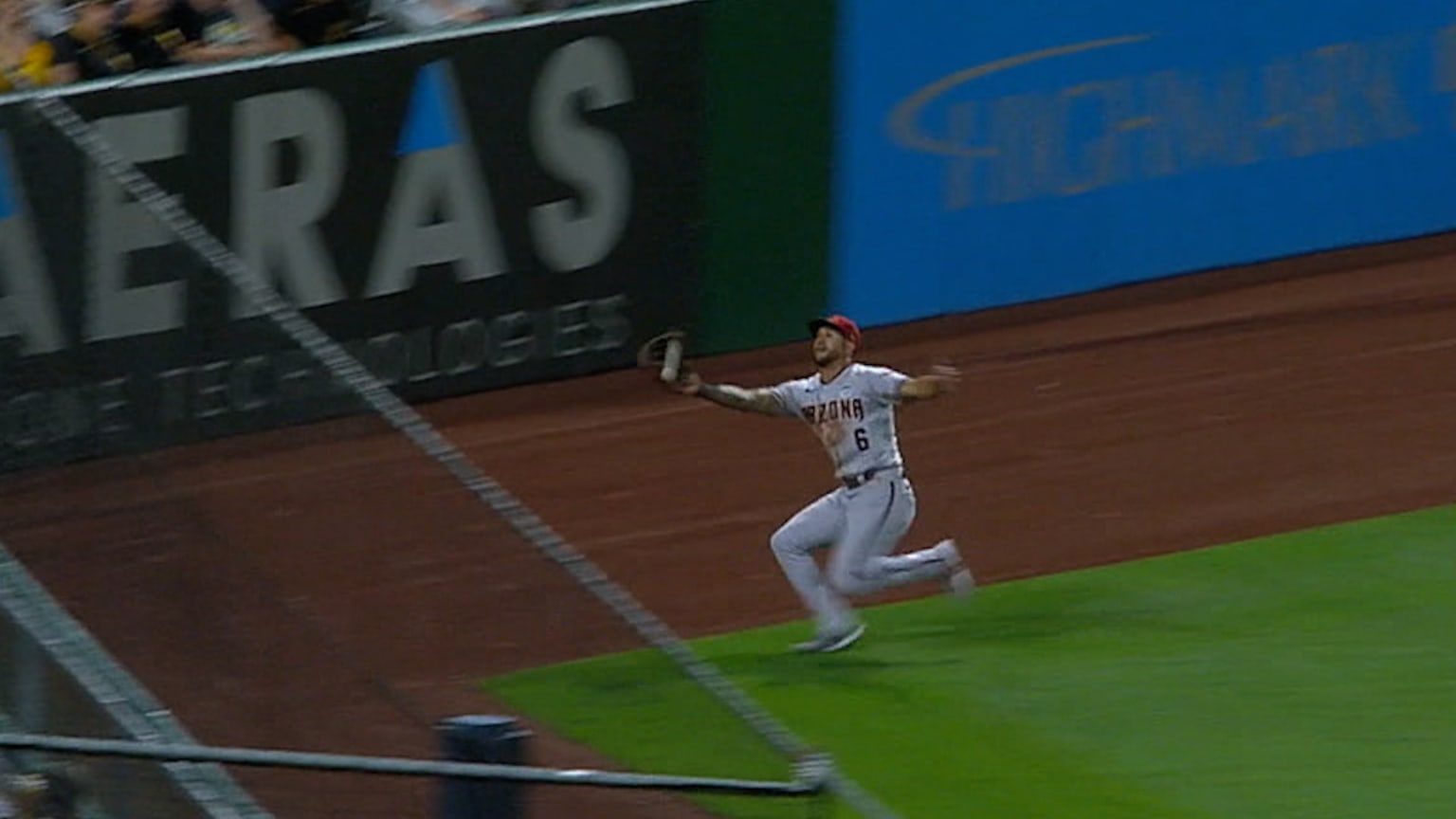 David Peralta makes a sliding catch in the corner | 06/03/2022 | MLB.com