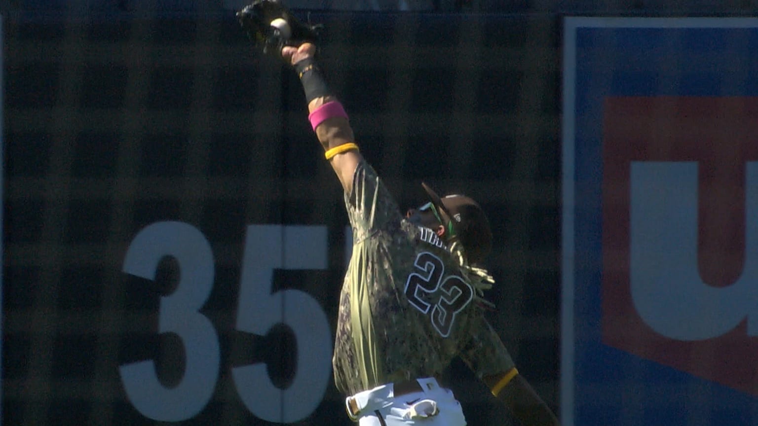 Fernando Tatis Jr. makes an incredible jumping catch | 08/23/2020 | MLB.com